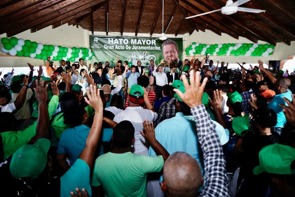 HATO MAYOR: Leonel juramenta a nuevos miembros del partido FP ...