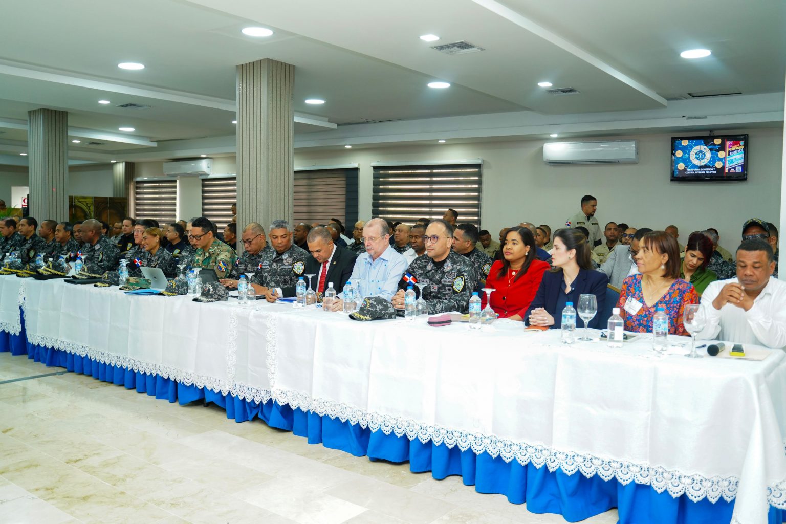 Iniciarán segunda fase de reforma PN; intervendrán barrio Capotillo ...